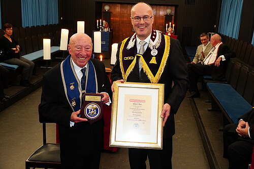 Die Odd Fellows in Frankfurt feiern ein besonderes Jubiläum - 70 Jahre im Orden | Odd Fellows ...
